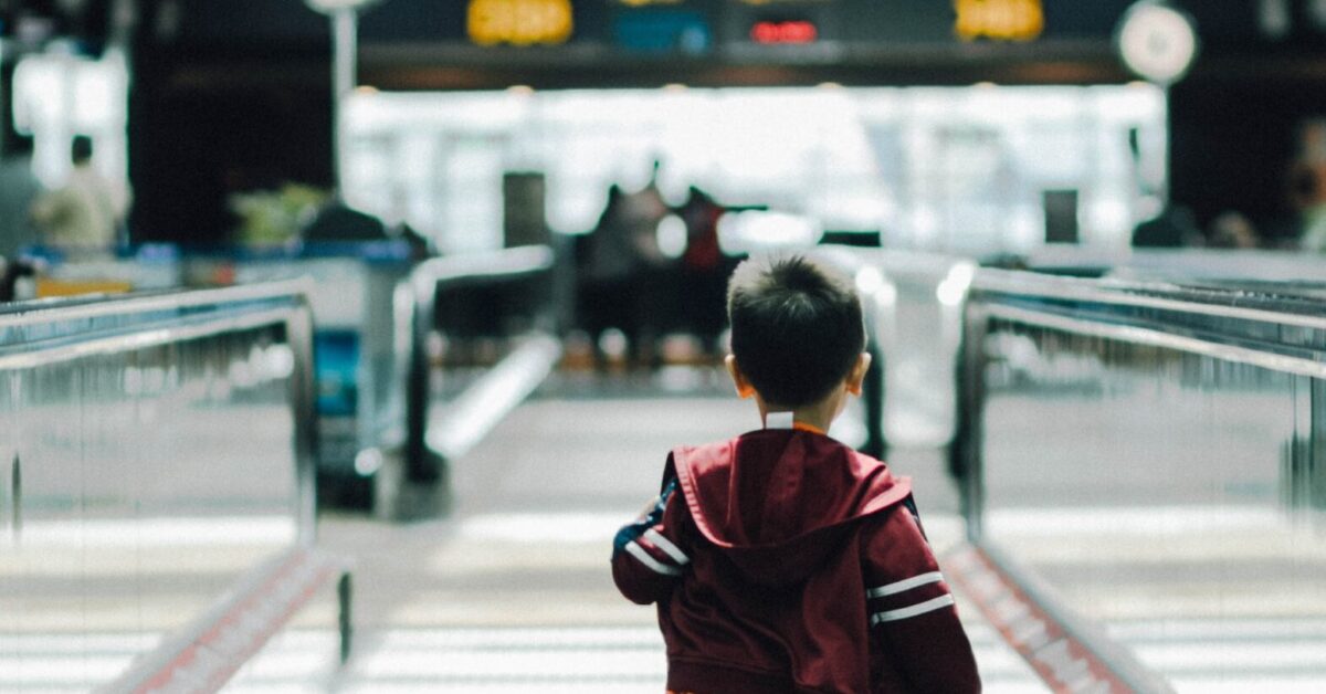 Imigrando com Filhos: 10 Considerações Essenciais para Pais - Bolder News